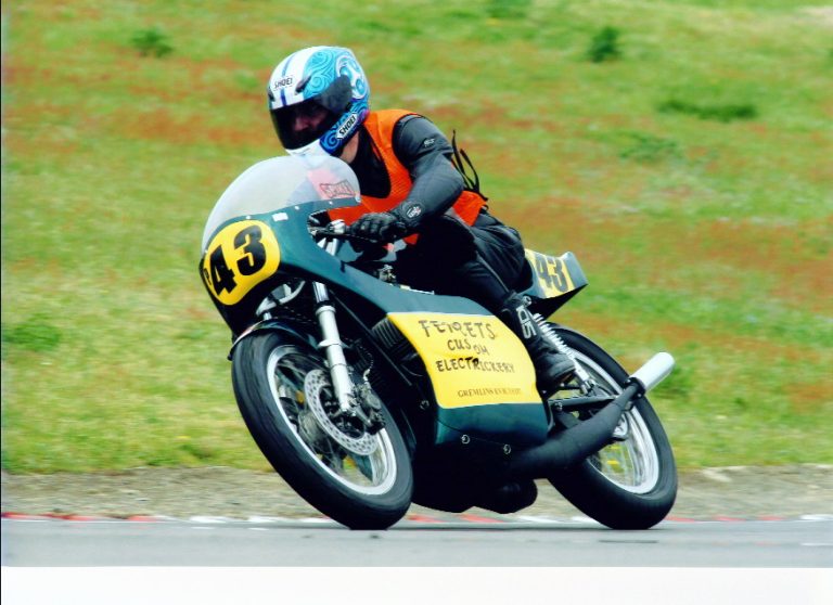 DRESDA SUZUKI 500 RACER – Spike Livingstone – ozebook.com